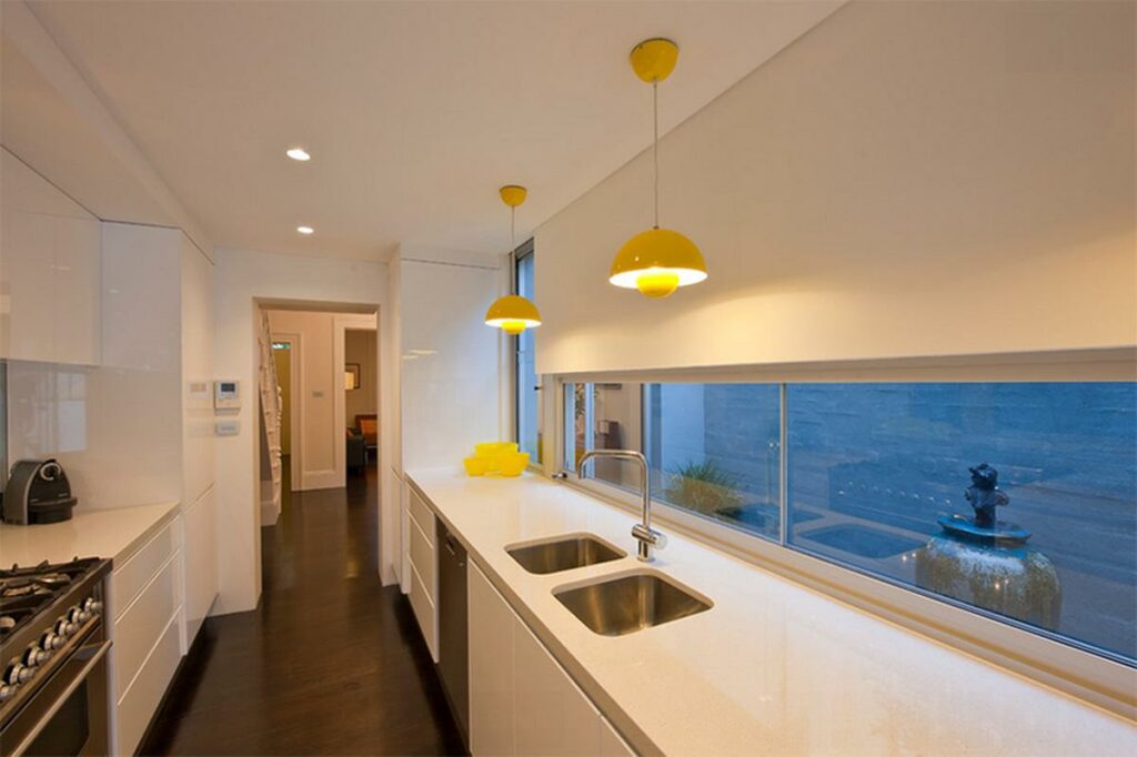 25 Kitchen Inspirations with Eye-Catching Window Scenes - Archeworks