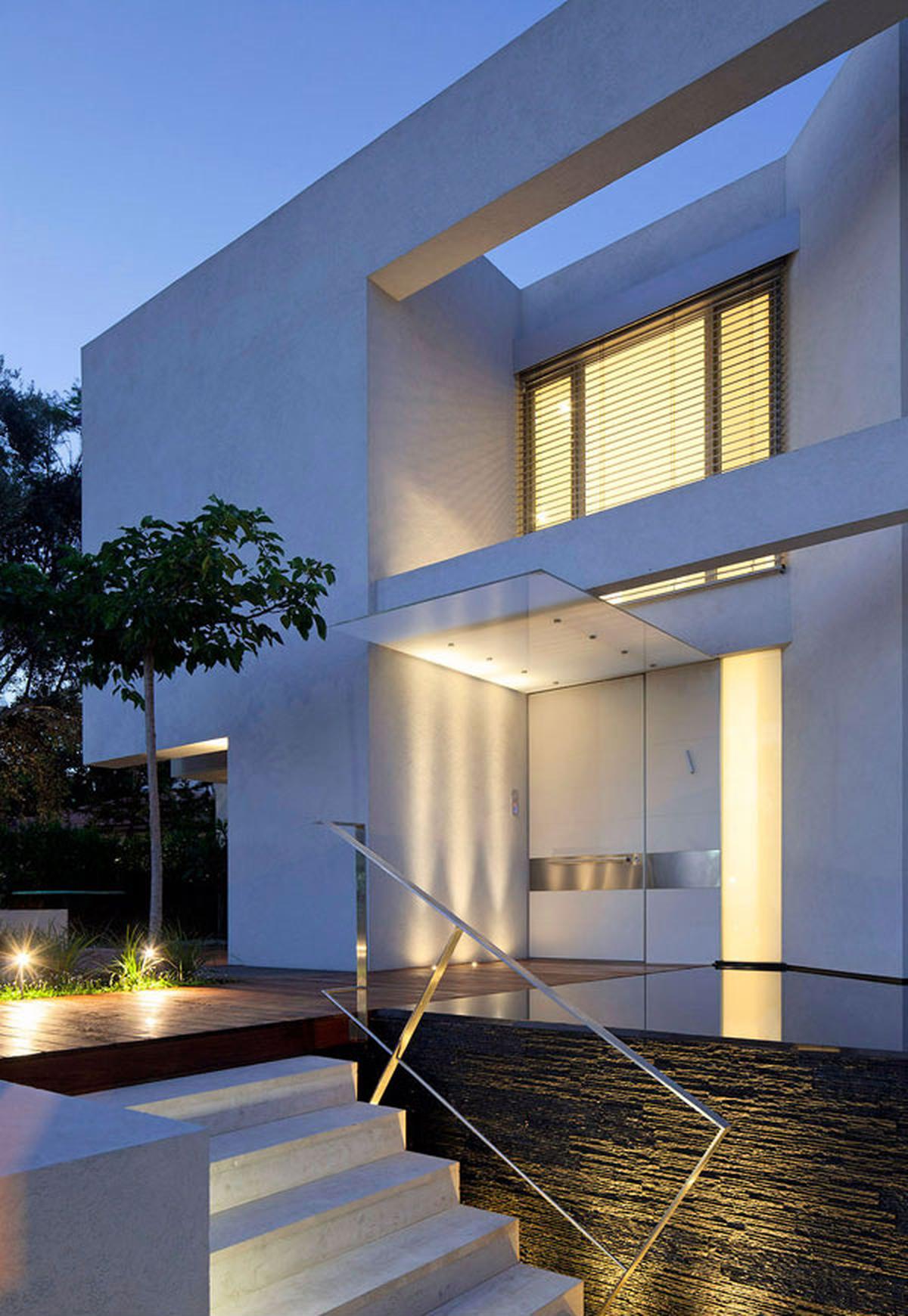 The Sleek Modern Exterior of the CH House in Israel - Archeworks