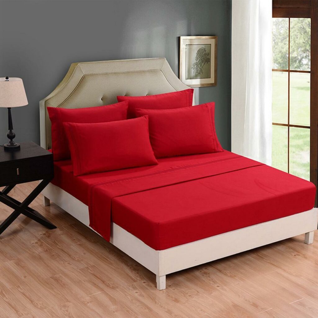 20 Gorgeous Red Bed Linens for a Cozy Bedroom - Archeworks