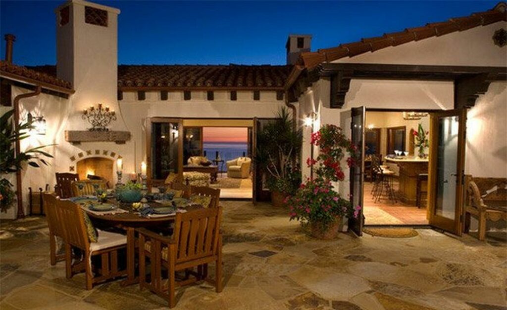 15 Inspiring Traditional Courtyard Garden Designs - Archeworks