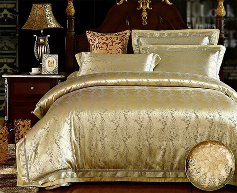 20 Elegant Golden Bed Linen Ideas for Bedrooms - Archeworks
