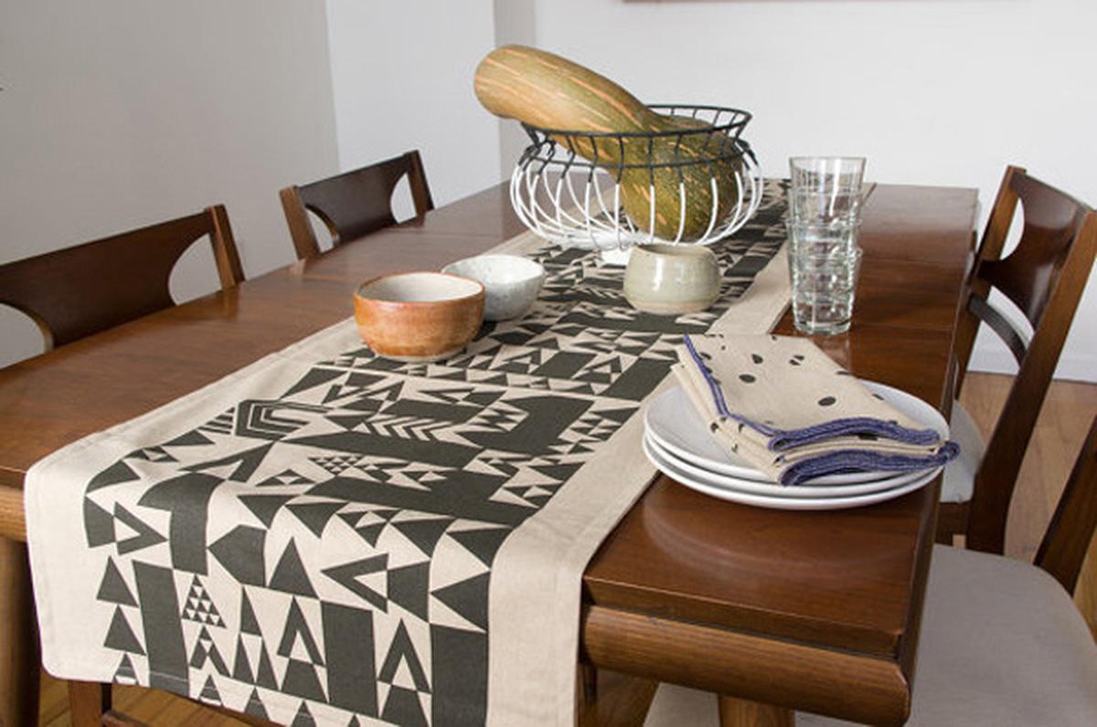 15 Elegant Table Runner Ideas for Any Dining Style - Archeworks