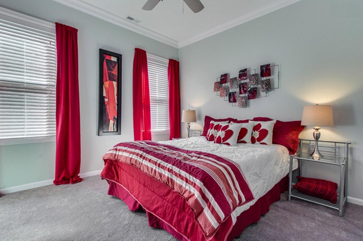 20 Gorgeous Red Bed Linens for a Cozy Bedroom - Archeworks