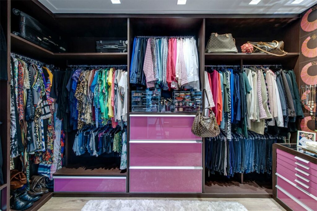 25 Ideal Contemporary Walk-in Closet Designs - Archeworks
