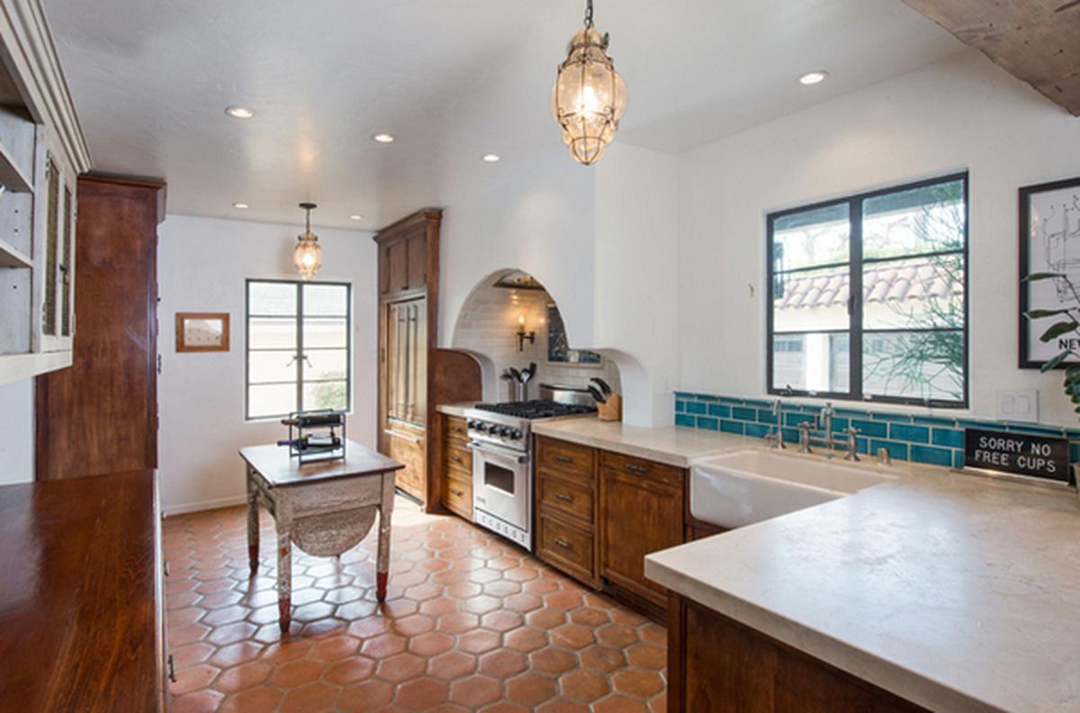 20 Inspiring Mediterranean Kitchen Decors - Archeworks