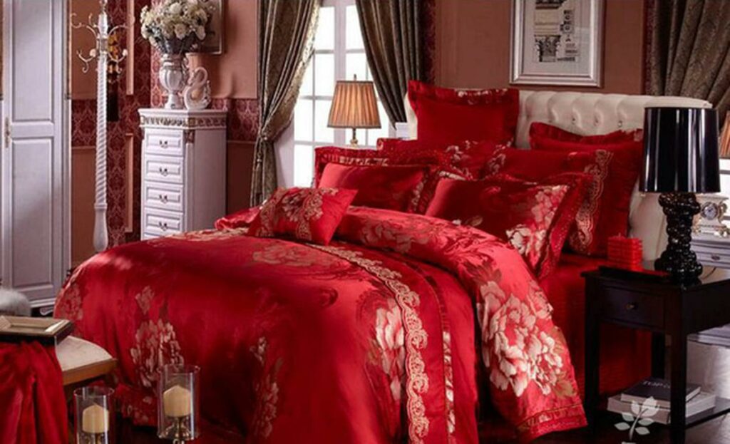 20 Gorgeous Red Bed Linens for a Cozy Bedroom - Archeworks