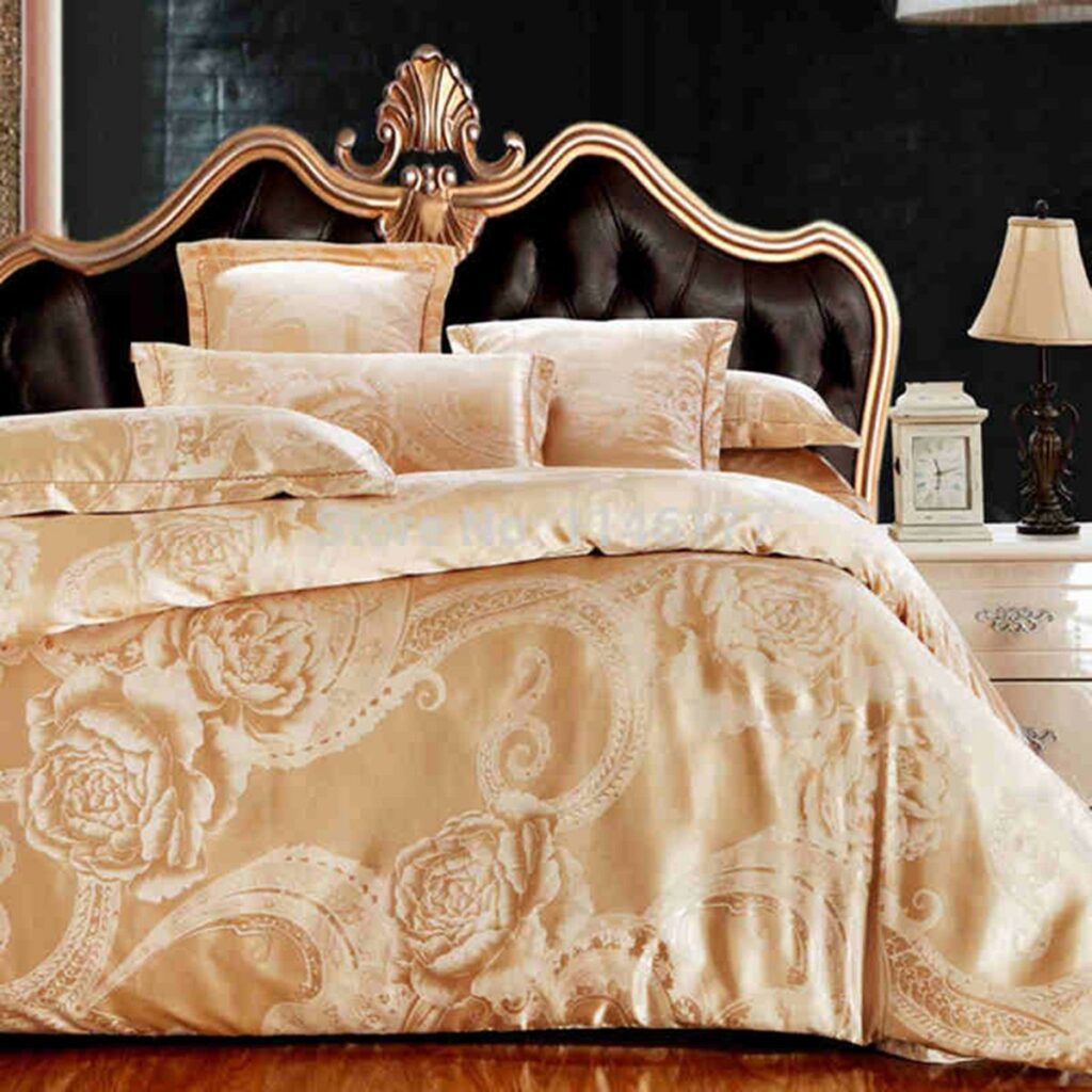 20 Elegant Golden Bed Linen Ideas for Bedrooms - Archeworks
