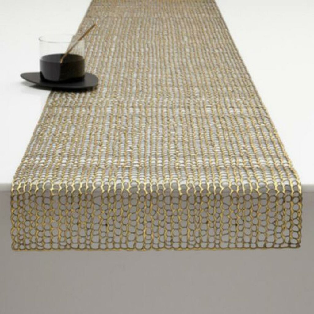15 Elegant Table Runner Ideas for Any Dining Style - Archeworks
