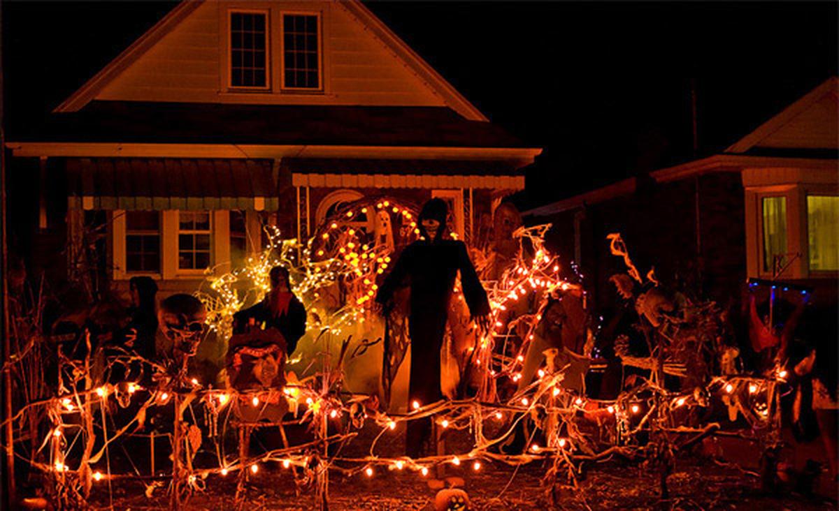 15 Spooky Halloween Decorations for Your Home - Archeworks