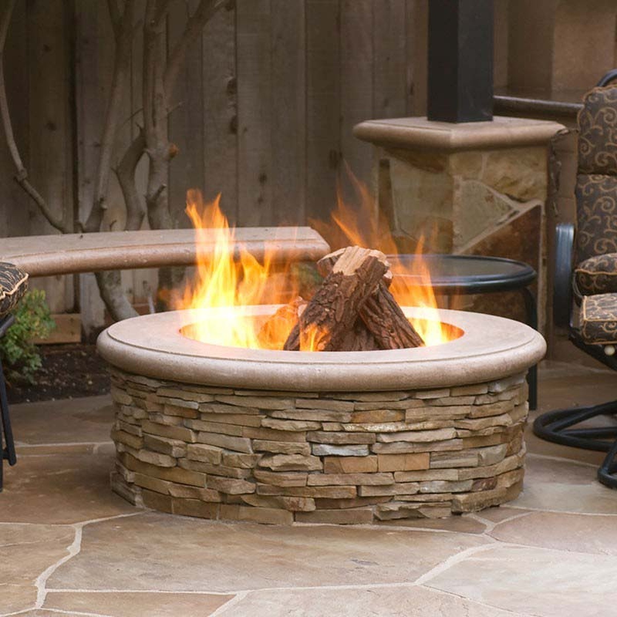 9 Essential Fire Pit Design Tips for a Cozy, Safe Backyard Haven ...