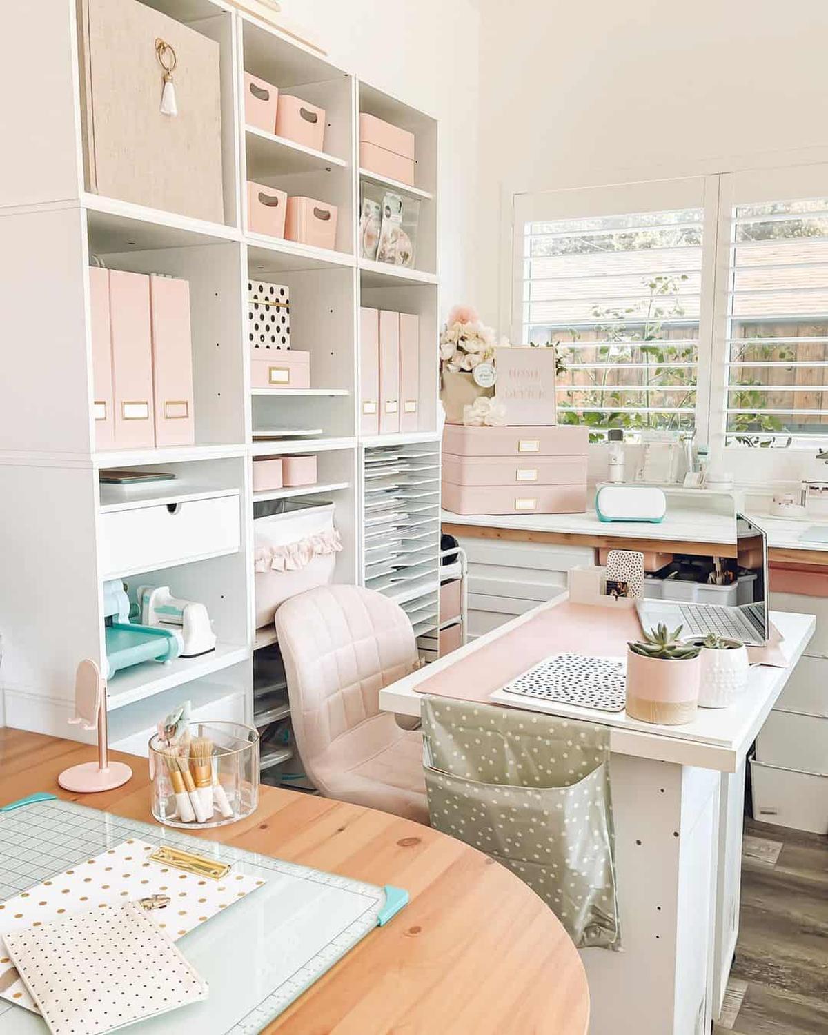 12 Charming Pink Office Ideas to Brighten Your Workspace - Archeworks