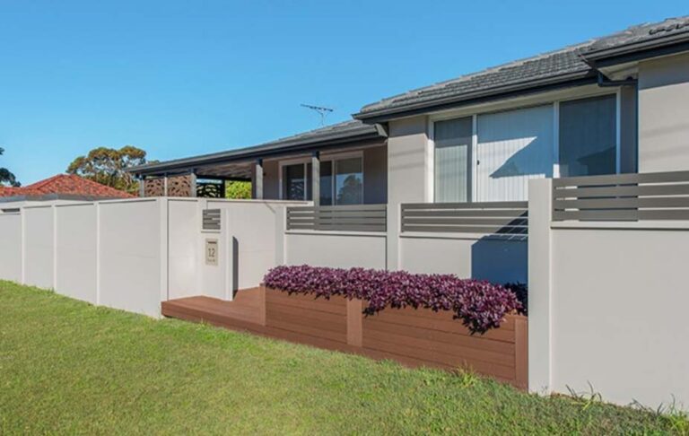 30 Fence and Wall Ideas That Define Beautiful Spaces - Archeworks