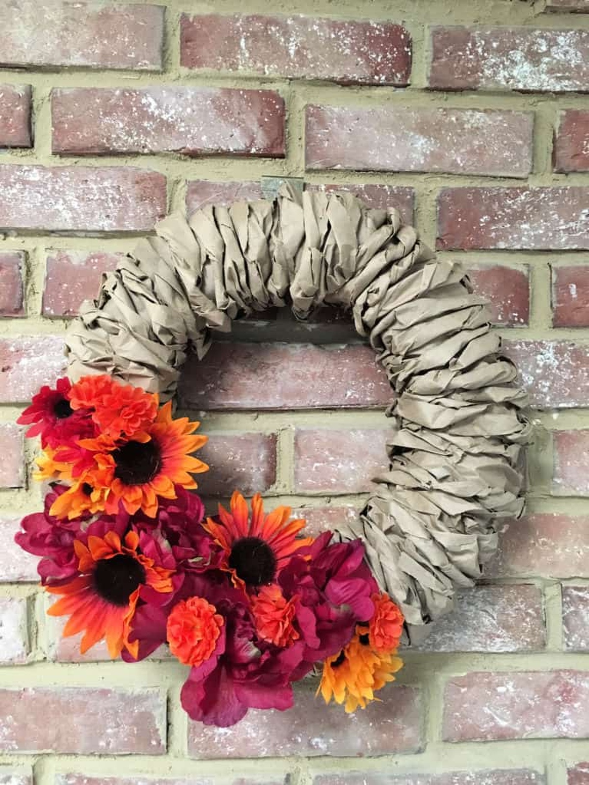 18 Charming Paper Wreath Ideas to Craft with Your Hands - Archeworks