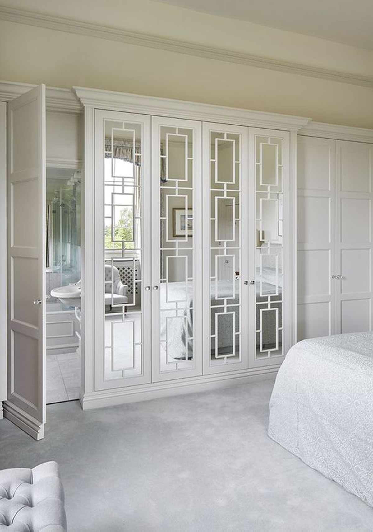 18 Stunning Mirror Closet Door Ideas to Transform Any Space - Archeworks