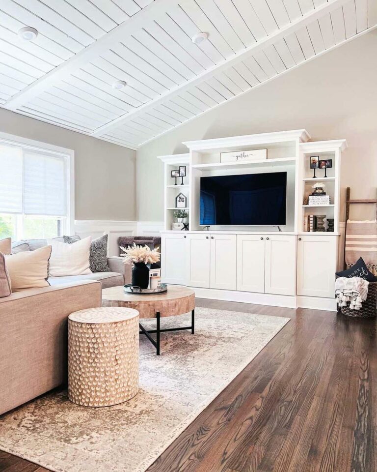 23 Stunning Living Rooms With Dark Hardwood Floors to Inspire You ...