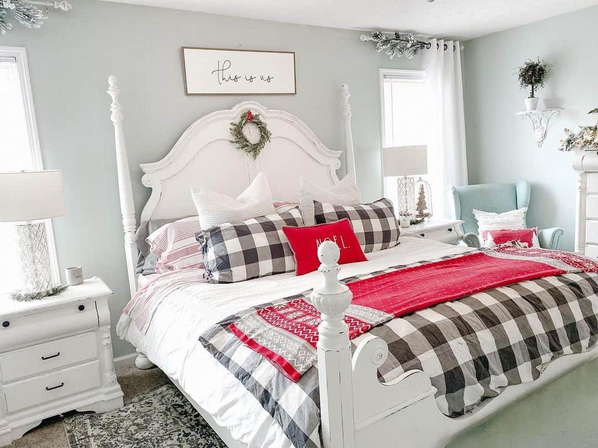 21 Stunning Bed Between Two Windows Ideas You'll Love - Archeworks