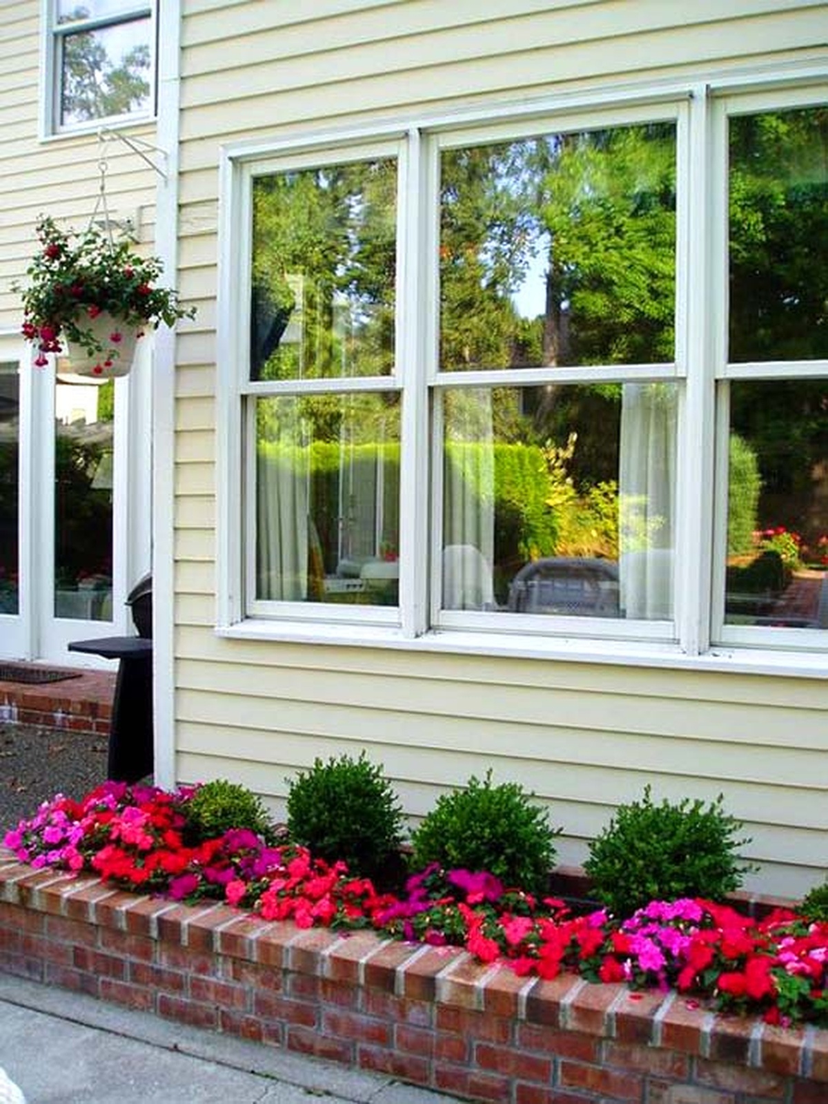 14 Stunning Brick Flower Bed Ideas to Try Now - Archeworks
