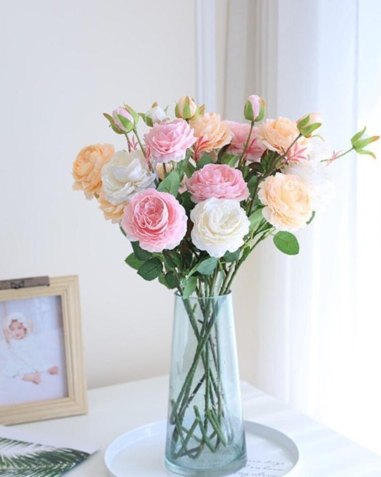 15 Enchanting Mythical Flowers of Ancient Greece - Archeworks