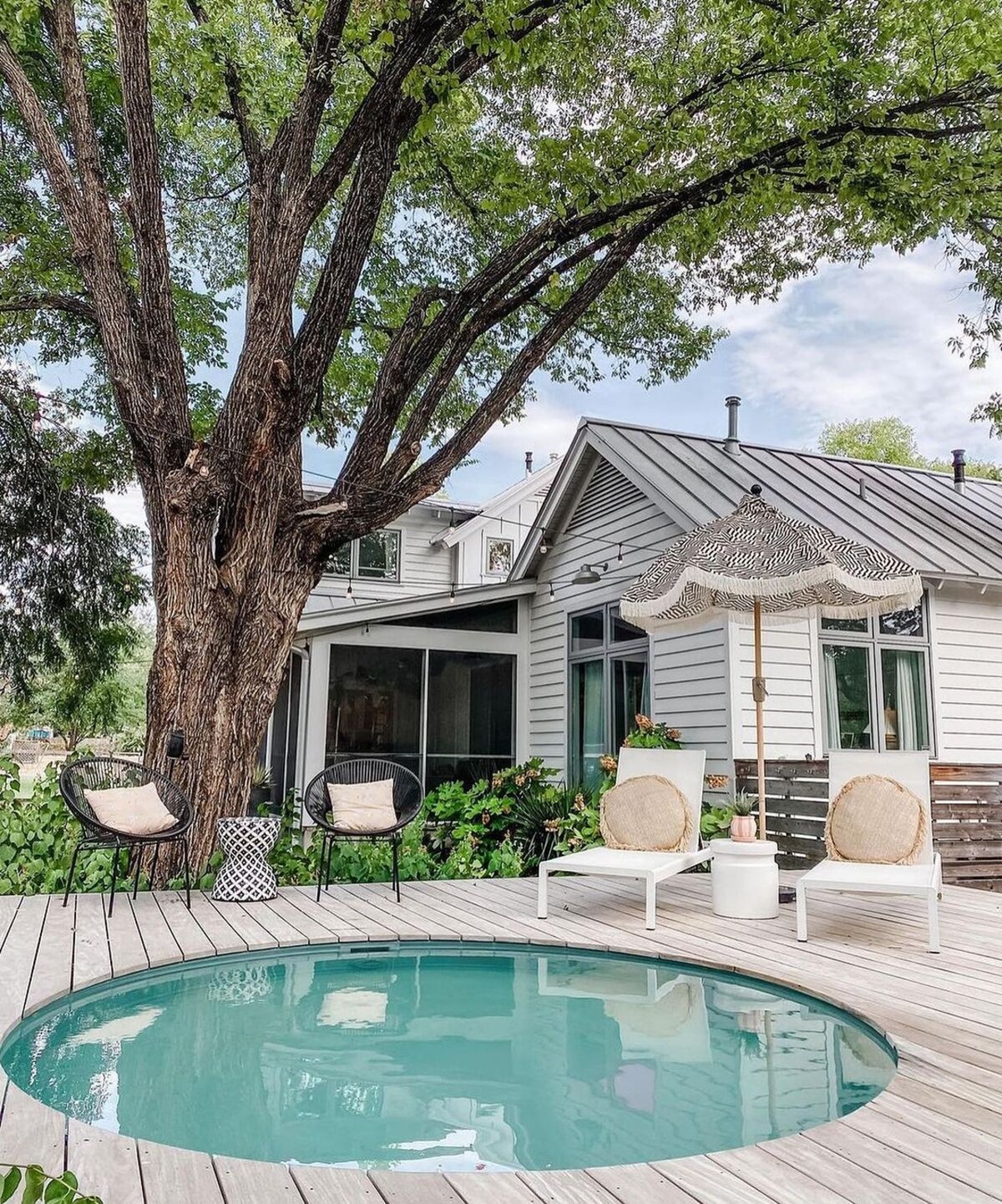 15 Stunning Wooden Pool Decks to Transform Your Backyard - Archeworks