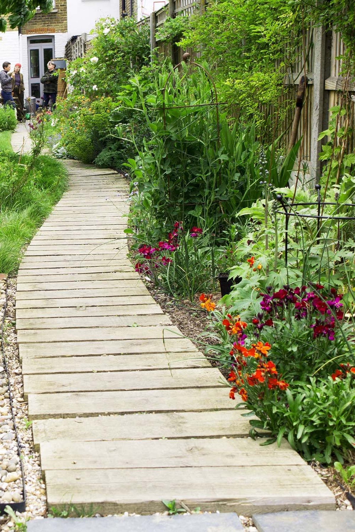 21 Garden Pathway Designs That Lead with Style - Archeworks