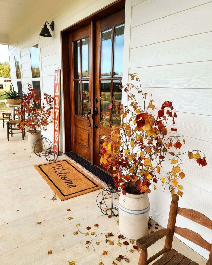 30 Cozy Farmhouse Fall Porch Decor Ideas to Welcome Autumn - Archeworks
