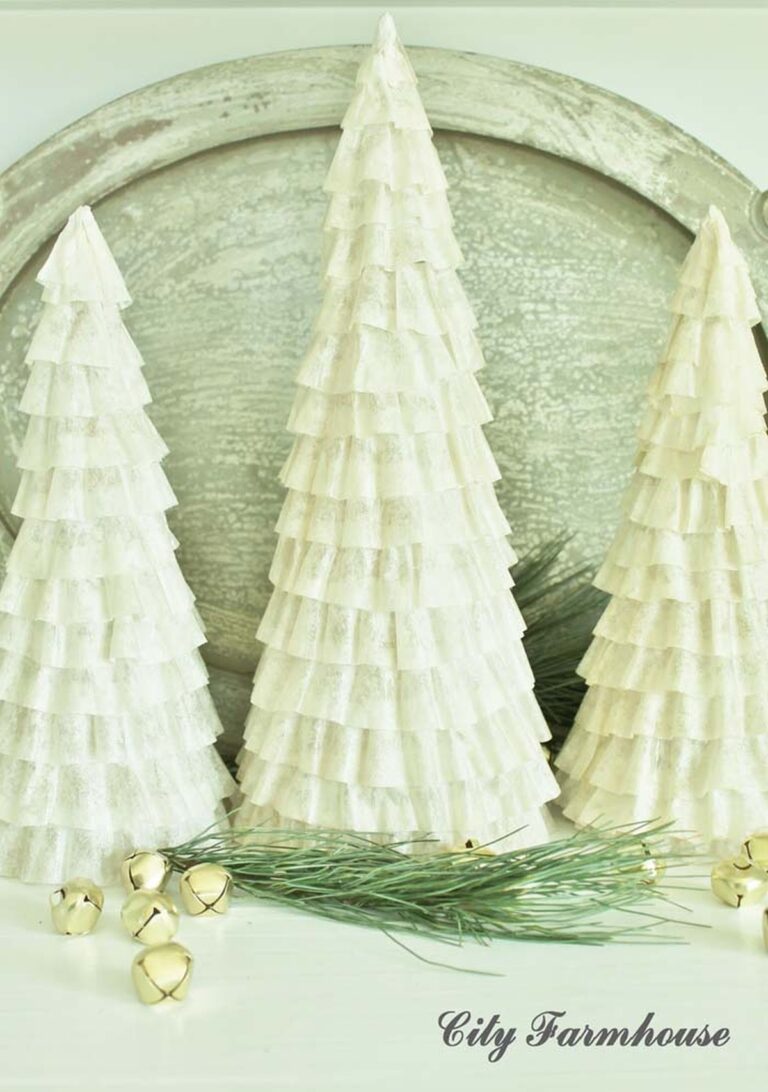 34 Enchanting DIY Mini Christmas Trees for Magical Festive Spaces ...