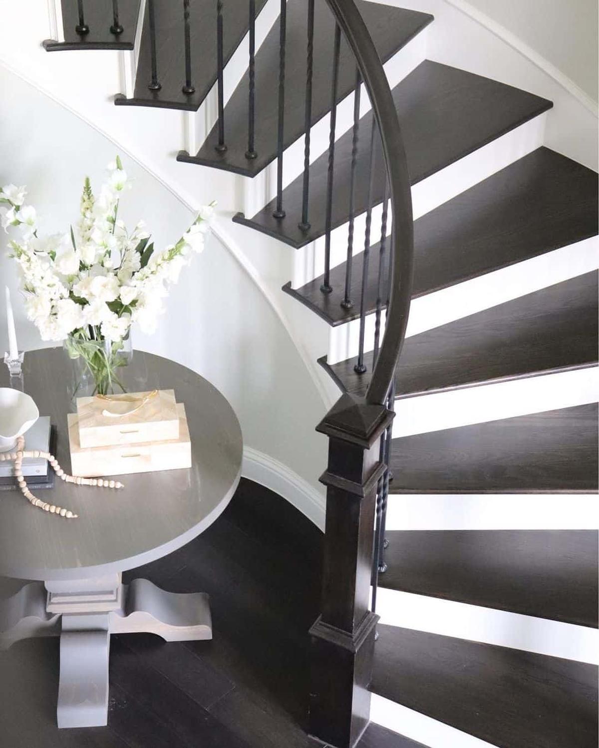 16 Curved Staircase Designs to Add Architectural Interest - Archeworks