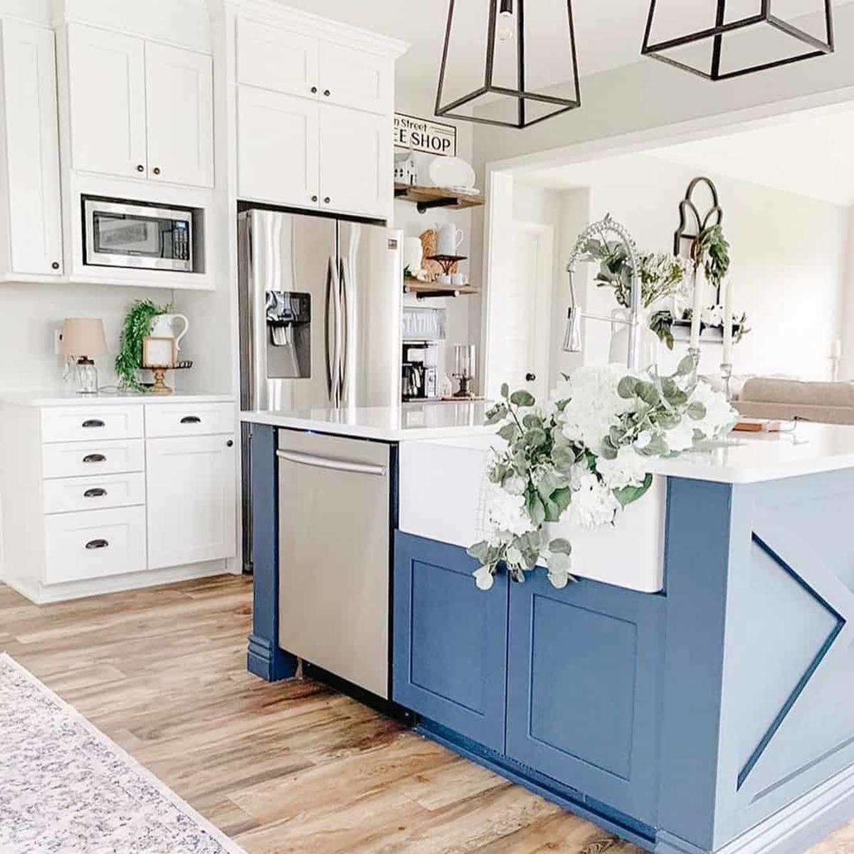 16 Cozy Navy and White Kitchen Styles You’ll Love - Archeworks