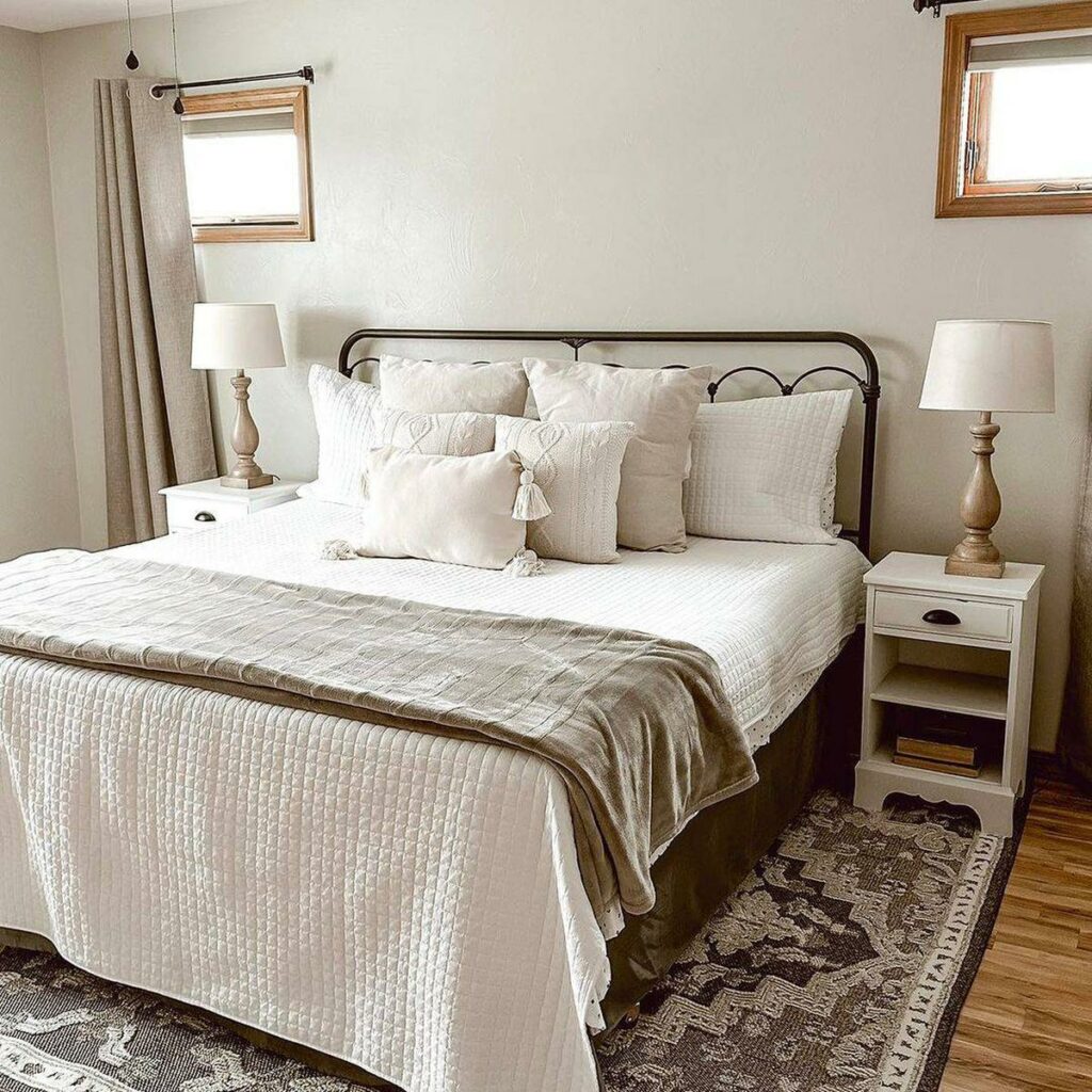 21 Stunning Bed Between Two Windows Ideas You'll Love - Archeworks