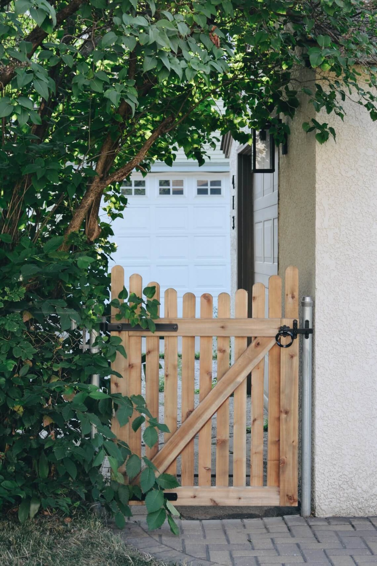 12 Charming Outdoor Gate Ideas to Transform Your Garden - Archeworks