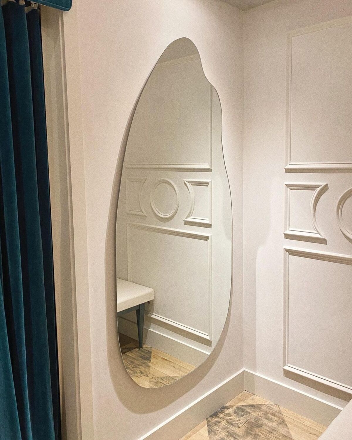 15 Eye-Catching Blob Mirror Ideas to Refresh Your Space - Archeworks