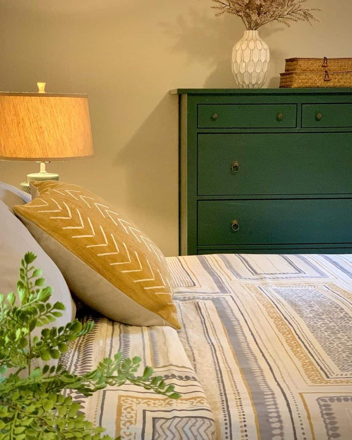 15 Cheerful Yellow Bedroom Decor Ideas to Brighten Your Space - Archeworks