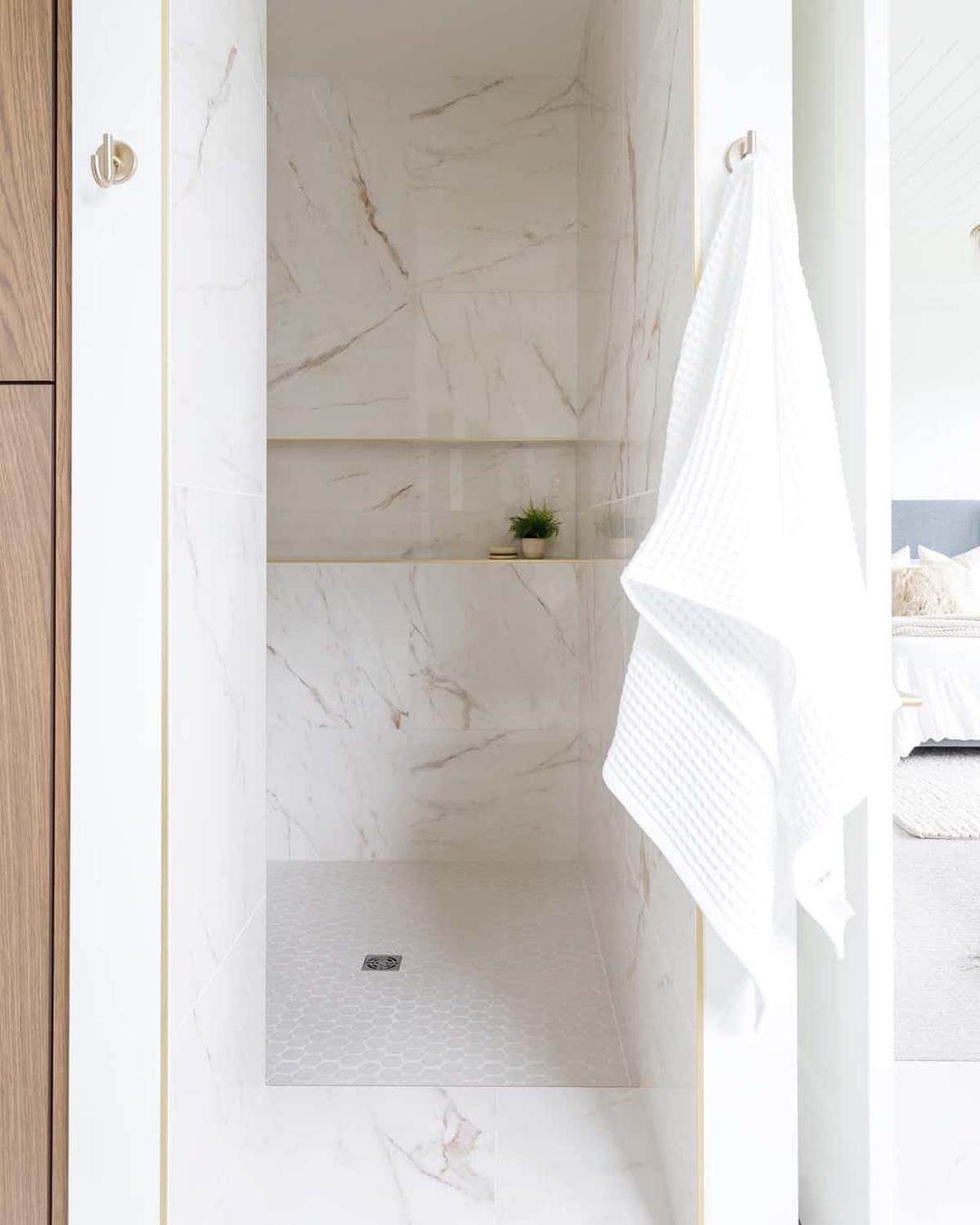 18 Gorgeous Large Tile Ideas for Shower Walls You'll Love - Archeworks