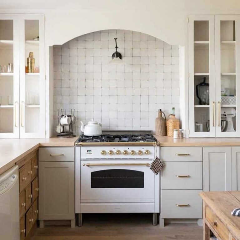 33 Eye-Catching Backsplash Behind Stove Designs to Elevate Kitchens ...