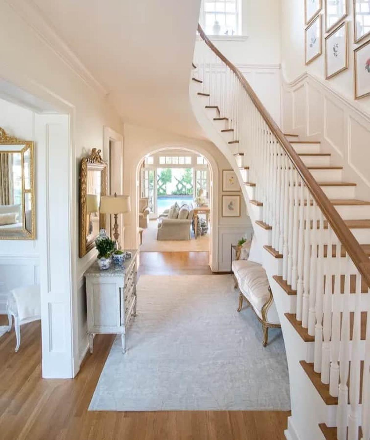 16 Curved Staircase Designs to Add Architectural Interest - Archeworks