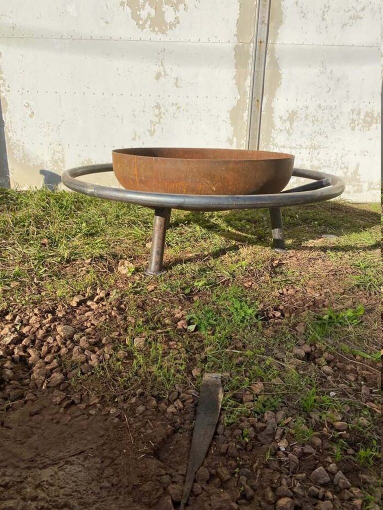 29 Stunning Metal Fire Pit Ideas for a Cozy Backyard Transform - Archeworks