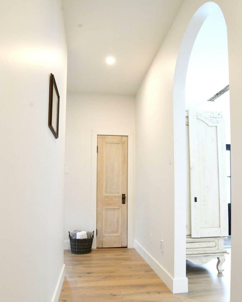 35 Refined Door Trim Designs for Polished Interiors - Archeworks