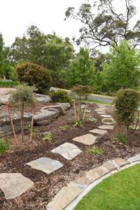 28 Stunning Rock and Mulch Ideas for Your Front Yard - Archeworks