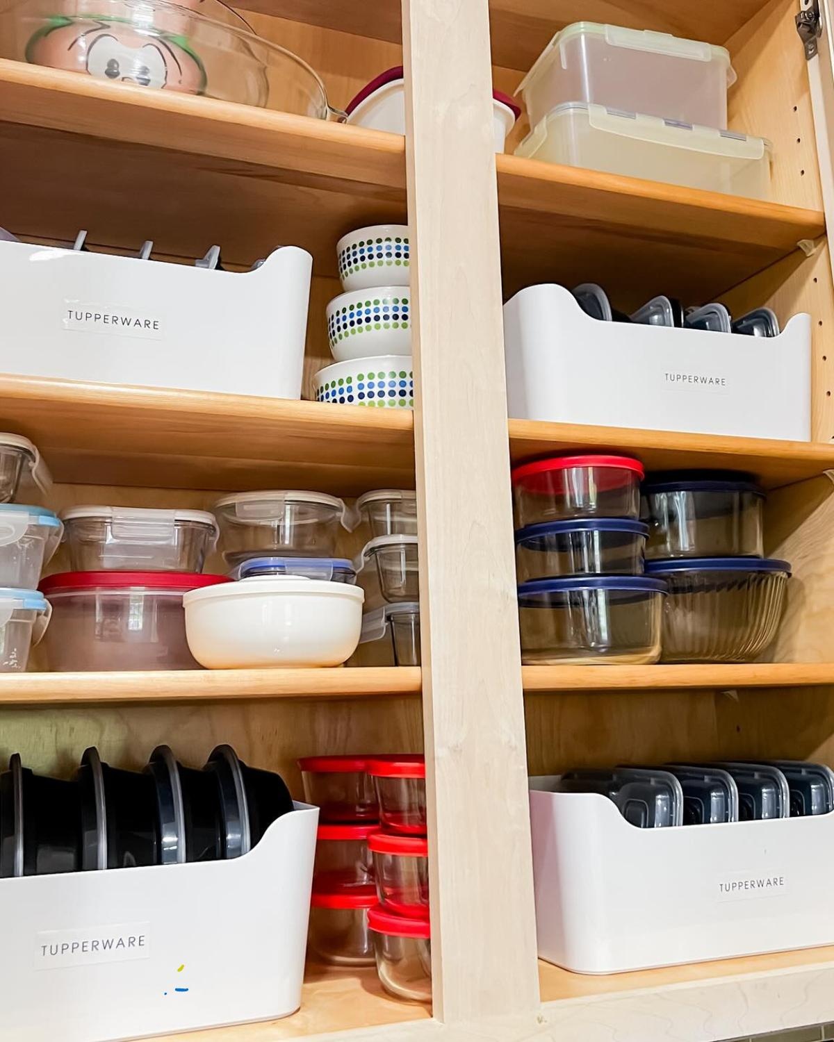 18 Brilliant Tupperware Organization Hacks for Tidy Kitchens - Archeworks