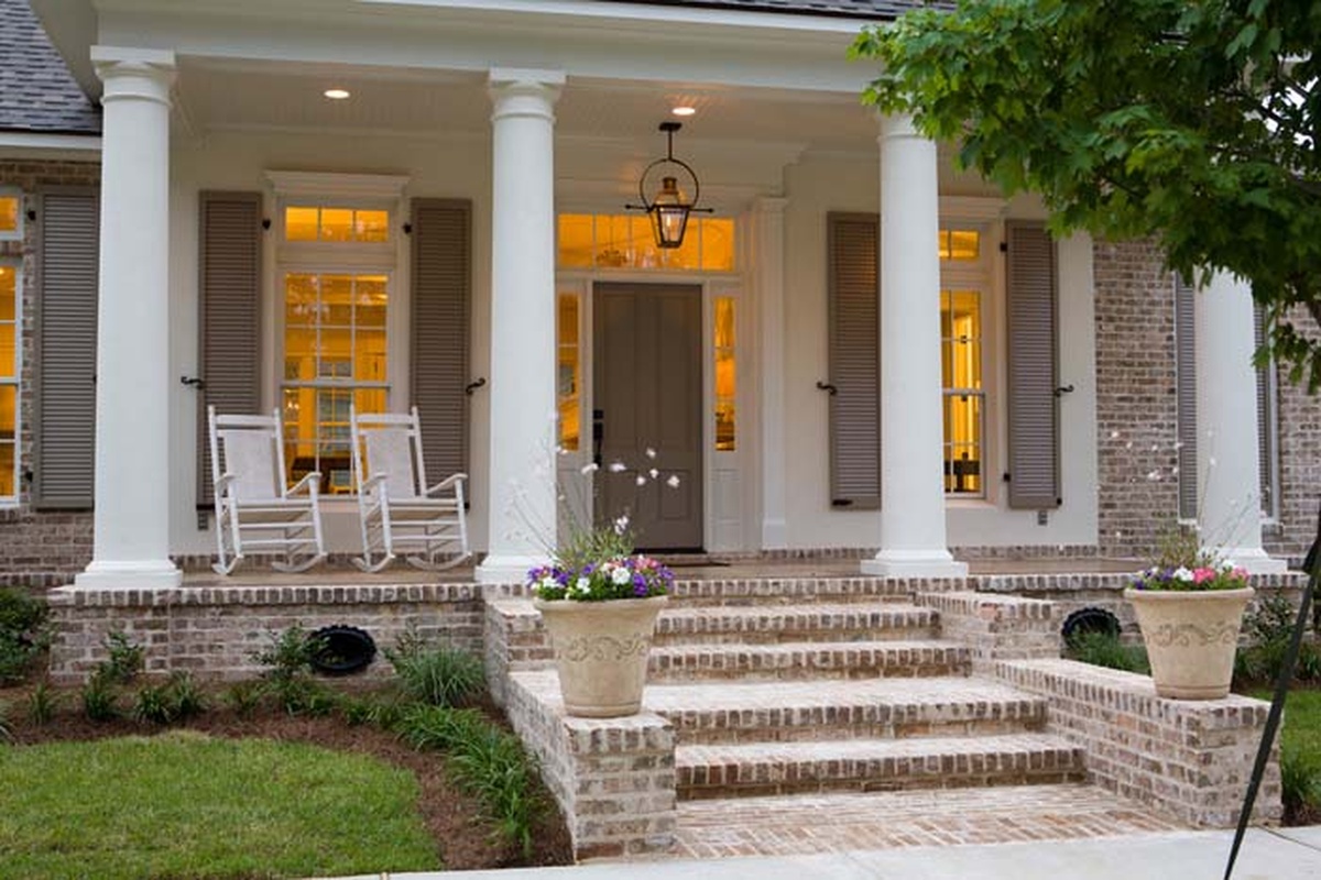 16 Stunning Front Door Colors That Enhance Brick Homes - Archeworks