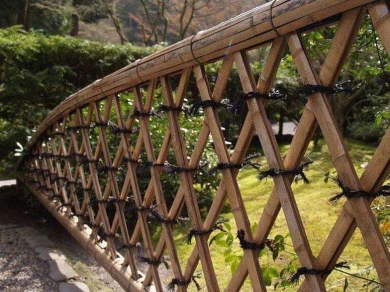 37 Stunning Bamboo Fence Ideas for Your Dream Garden Makeover - Archeworks