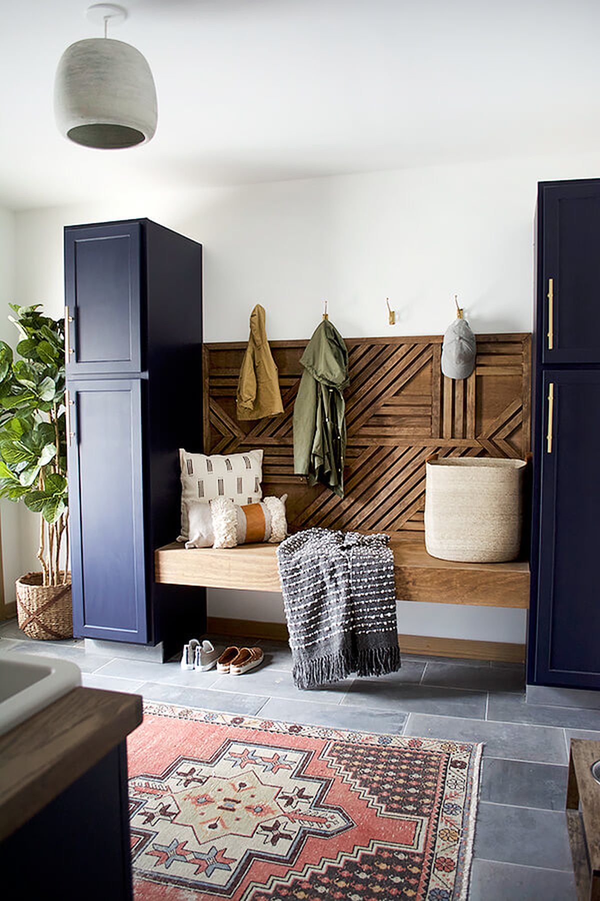 15 Stunning DIY Hall Tree Bench Ideas for Welcoming Entryways - Archeworks