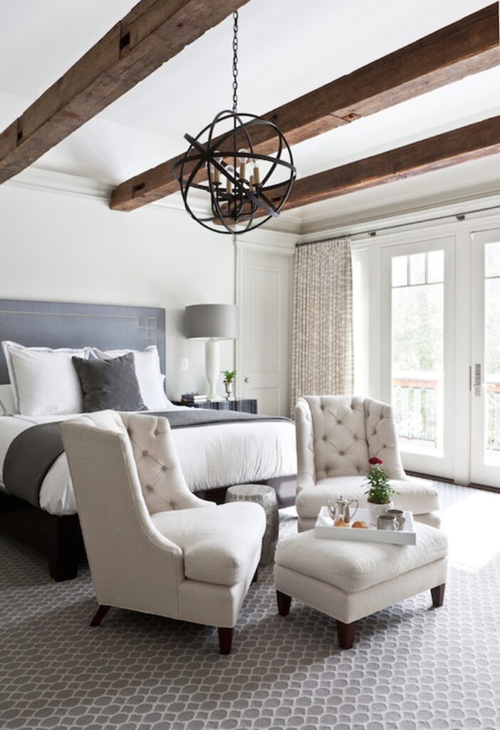 28 Stylish Master Bedrooms With Inviting Sitting Nooks - Archeworks