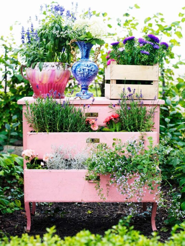 33 Elegant Vintage Garden Accents for a Timeless Look - Archeworks