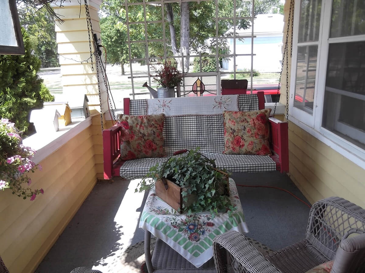 21 Dreamy Porch Designs That Create Your Perfect Peaceful Retreat ...