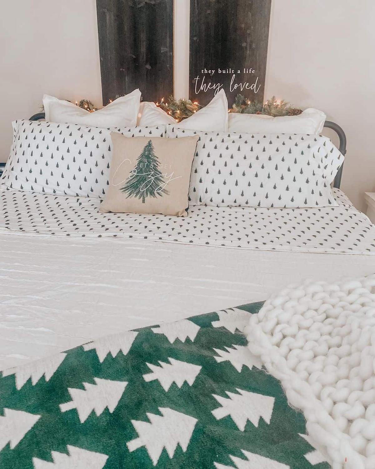 10 Cozy Christmas Sheets to Brighten Your Bedroom This Holiday - Archeworks
