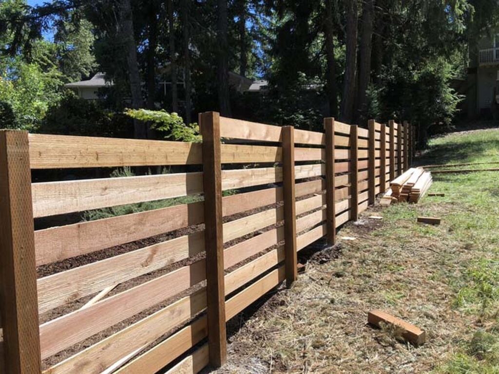 24 Stunning Farmhouse Fence Ideas for Rustic Charm - Archeworks