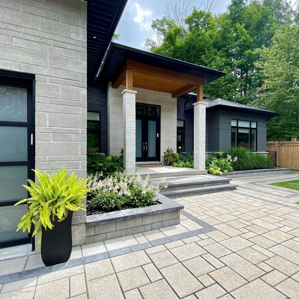 17 Enchanting Front Yard Landscaping Ideas for Curb Appeal - Archeworks