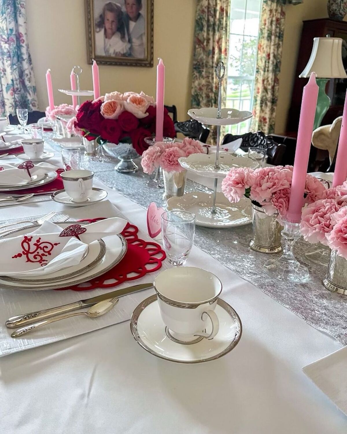 16 Romantic Valentine Table Design Ideas to Impress Your Love - Archeworks
