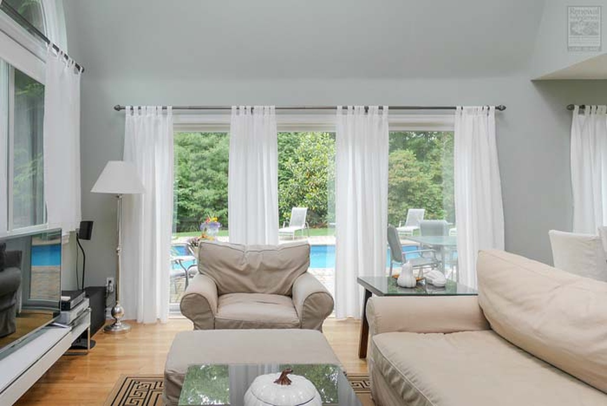15 Stunning Curtain Solutions for Your Sliding Glass Patio Doors ...